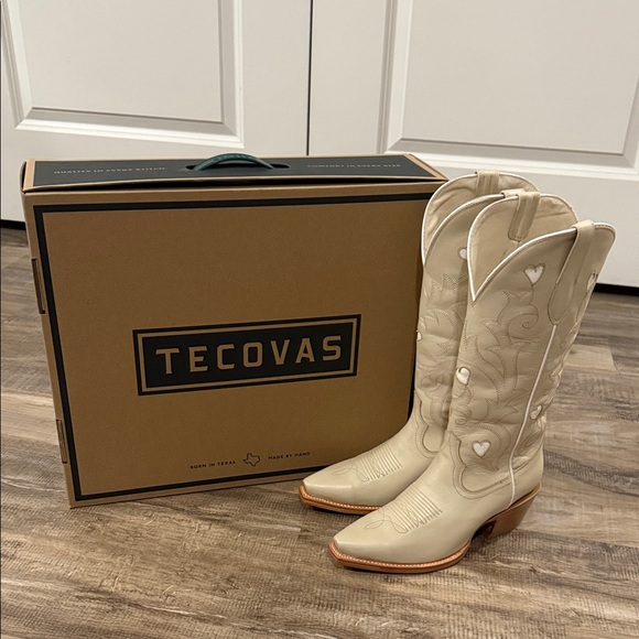 Tecovas | Shoes | Nwt In Box Tecovas The Annie Hearts Western Boots ...